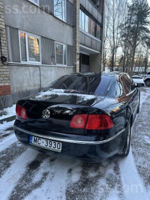 Black Volkswagen Phaeton 2005 in Riga, with an engine capacity of 3.00 L and mileage of 214 thousand km for 4000 €, photo 5 on AUTOMOTO.COM.LV