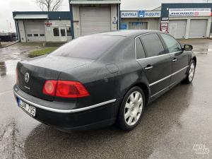 Black Volkswagen Phaeton 2005 in Klaipeda, with an engine capacity of 3.00 L and mileage of 305 thousand km for 2500 €, photo 5 on AUTOMOTO.COM.LV