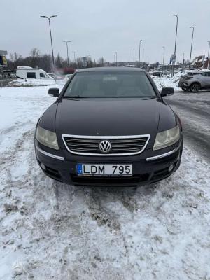 Black Volkswagen Phaeton 2005 in Klaipeda, with an engine capacity of 2.97 L and mileage of 313 thousand km for 2700 €, photo 2 on AUTOMOTO.COM.LV