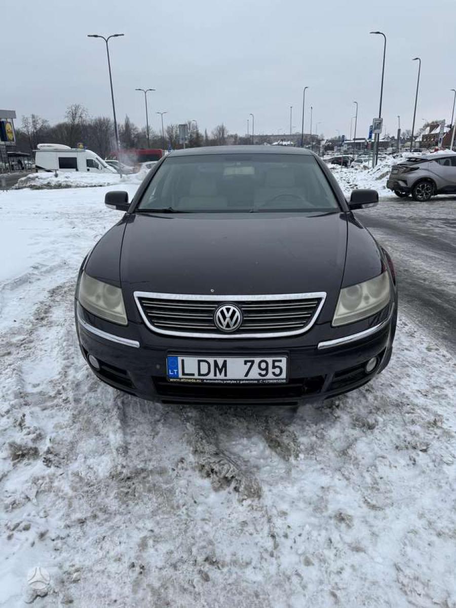 Black Volkswagen Phaeton 2005 in Klaipeda, with an engine capacity of 2.97 L and mileage of 313 thousand km for 2700 €, photo 2 on AUTOMOTO.COM.LV
