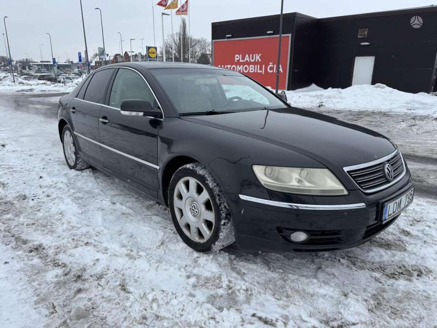 Black Volkswagen Phaeton 2005 in Klaipeda, with an engine capacity of 2.97 L and mileage of 313 thousand km for 2700 €, photo 3 on AUTOMOTO.COM.LV