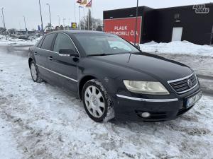 Black Volkswagen Phaeton 2005 in Klaipeda, with an engine capacity of 3.00 L and mileage of 313 thousand km for 2650 €, photo 3 on AUTOMOTO.COM.LV