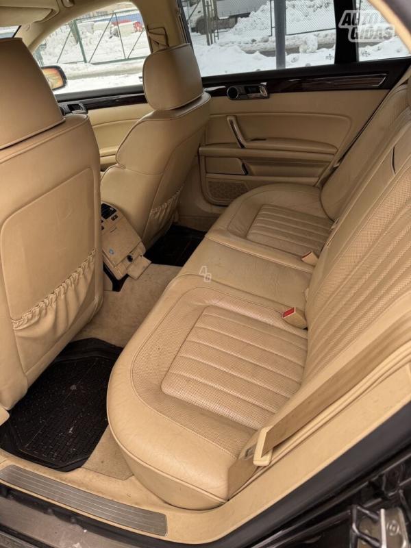 Black Volkswagen Phaeton 2005 in Klaipeda, with an engine capacity of 3.00 L and mileage of 313 thousand km for 2650 €, photo 11 on AUTOMOTO.COM.LV