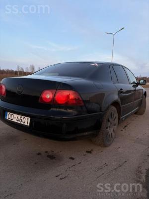 Black Volkswagen Phaeton 2005 in Riga, with an engine capacity of 3.00 L and mileage of 282 thousand km for 2700 €, photo 5 on AUTOMOTO.COM.LV