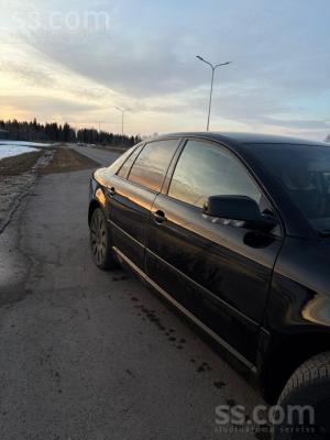 Black Volkswagen Phaeton 2005 in Riga, with an engine capacity of 3.00 L and mileage of 282 thousand km for 2700 €, photo 8 on AUTOMOTO.COM.LV