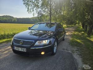 Melns Volkswagen Phaeton 2005 Klaipėda, ar dzinēja tilpumu 3.00 L un nobraukumu 307 tūkst. km par 1999 €, foto 4 vietnē AUTOMOTO.COM.LV