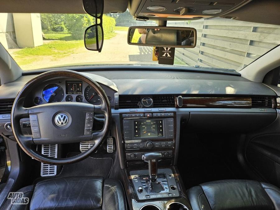 Melns Volkswagen Phaeton 2005 Klaipėda, ar dzinēja tilpumu 3.00 L un nobraukumu 307 tūkst. km par 1999 €, foto 16 vietnē AUTOMOTO.COM.LV