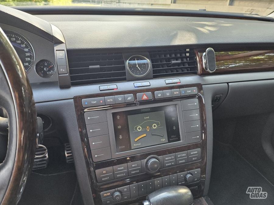 Melns Volkswagen Phaeton 2005 Klaipėda, ar dzinēja tilpumu 3.00 L un nobraukumu 307 tūkst. km par 1999 €, foto 20 vietnē AUTOMOTO.COM.LV