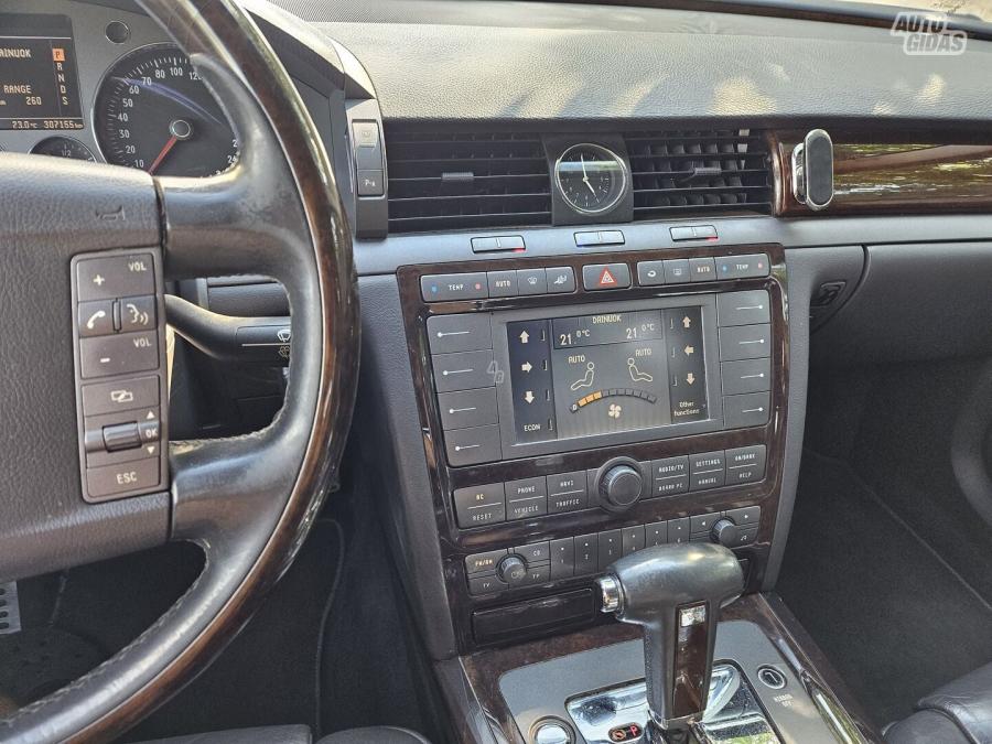 Melns Volkswagen Phaeton 2005 Klaipėda, ar dzinēja tilpumu 3.00 L un nobraukumu 307 tūkst. km par 1999 €, foto 22 vietnē AUTOMOTO.COM.LV
