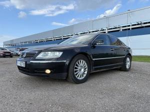 Black Volkswagen Phaeton 2005 in Daugavpils, with an engine capacity of 3.00 L and mileage of 248 thousand km for 3999 €, photo  on AUTOMOTO.COM.LV