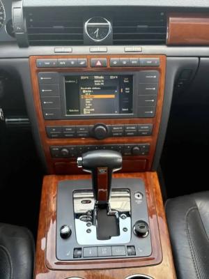 Black Volkswagen Phaeton 2005 in Daugavpils, with an engine capacity of 3.00 L and mileage of 248 thousand km for 3999 €, photo 13 on AUTOMOTO.COM.LV