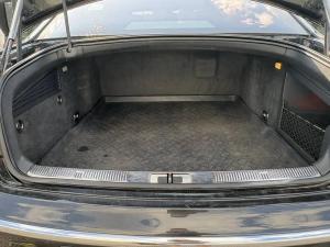 Black Volkswagen Phaeton 2005 in Daugavpils, with an engine capacity of 3.00 L and mileage of 248 thousand km for 3999 €, photo 29 on AUTOMOTO.COM.LV