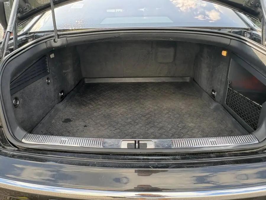 Black Volkswagen Phaeton 2005 in Daugavpils, with an engine capacity of 3.00 L and mileage of 248 thousand km for 3999 €, photo 29 on AUTOMOTO.COM.LV