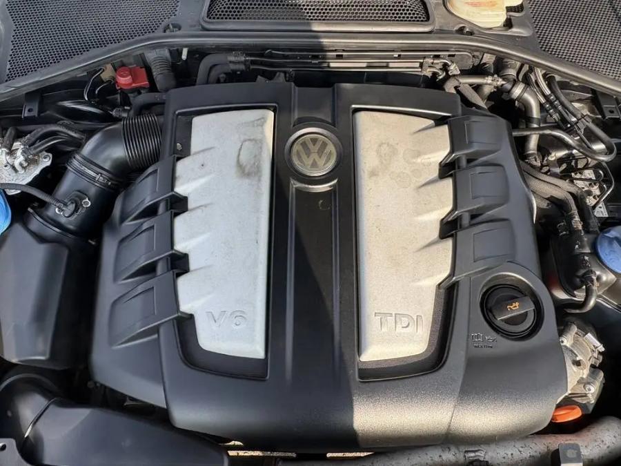 Black Volkswagen Phaeton 2005 in Daugavpils, with an engine capacity of 3.00 L and mileage of 248 thousand km for 3999 €, photo 31 on AUTOMOTO.COM.LV