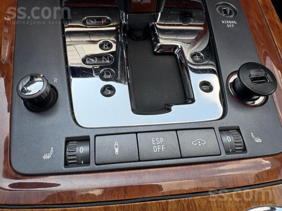 Melns Volkswagen Phaeton 2005 Daugavpils, ar dzinēja tilpumu 3.00 L un nobraukumu 248 tūkst. km par 3999 €, foto 20 vietnē AUTOMOTO.COM.LV