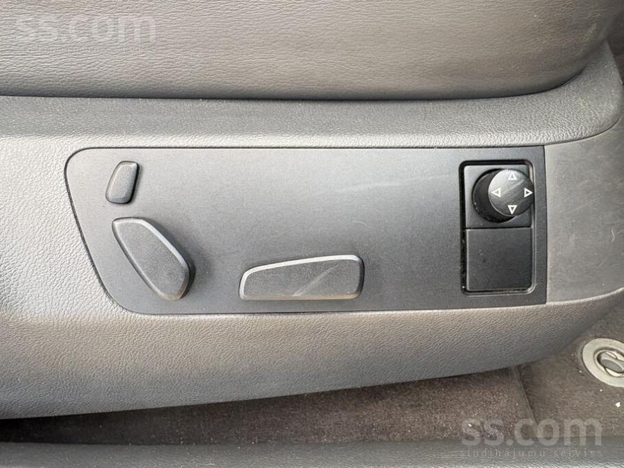 Melns Volkswagen Phaeton 2005 Daugavpils, ar dzinēja tilpumu 3.00 L un nobraukumu 248 tūkst. km par 3999 €, foto 26 vietnē AUTOMOTO.COM.LV