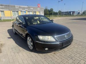 Black Volkswagen Phaeton 2005 in Kaunas, with an engine capacity of 2.97 L and mileage of 242 thousand km for 3990 €, photo  on AUTOMOTO.COM.LV