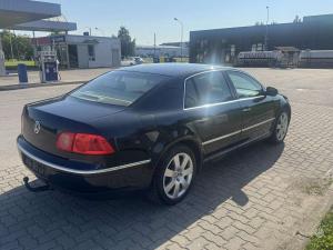 Black Volkswagen Phaeton 2005 in Kaunas, with an engine capacity of 2.97 L and mileage of 242 thousand km for 3990 €, photo 6 on AUTOMOTO.COM.LV
