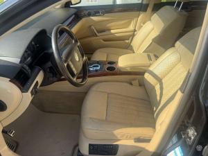 Black Volkswagen Phaeton 2005 in Kaunas, with an engine capacity of 2.97 L and mileage of 242 thousand km for 3990 €, photo 9 on AUTOMOTO.COM.LV