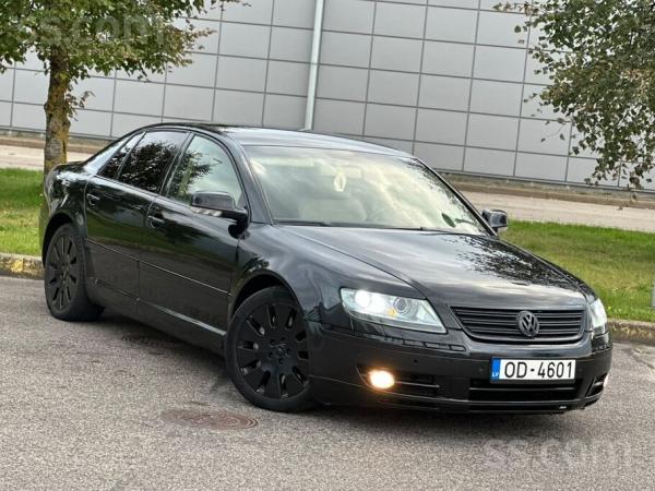 Black Volkswagen Phaeton 2005 in Riga, with an engine capacity of 3.00 L and mileage of 291 thousand km for 2890 €, photo 4 on AUTOMOTO.COM.LV