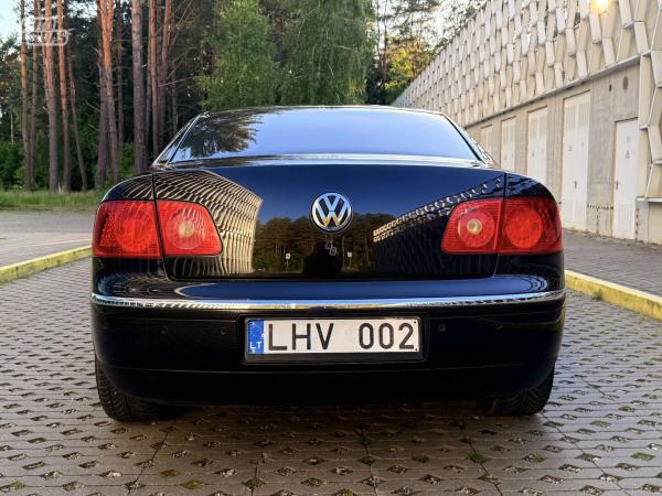 Black Volkswagen Phaeton 2006 in Vilnius, with an engine capacity of 3.00 L and mileage of 187 thousand km for 3000 €, photo 10 on AUTOMOTO.COM.LV