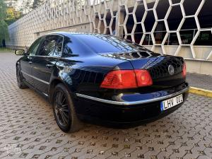 Black Volkswagen Phaeton 2006 in Vilnius, with an engine capacity of 3.00 L and mileage of 187 thousand km for 3000 €, photo 5 on AUTOMOTO.COM.LV