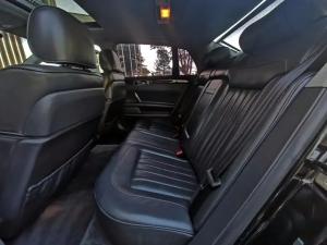 Black Volkswagen Phaeton 2006 in Riga, with an engine capacity of 3.00 L and mileage of 255 thousand km for 6490 €, photo 12 on AUTOMOTO.COM.LV