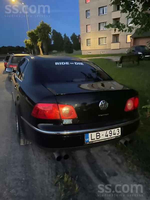 Black Volkswagen Phaeton 2006 in Riga, with an engine capacity of 3.00 L and mileage of 270 thousand km for 5200 €, photo 3 on AUTOMOTO.COM.LV