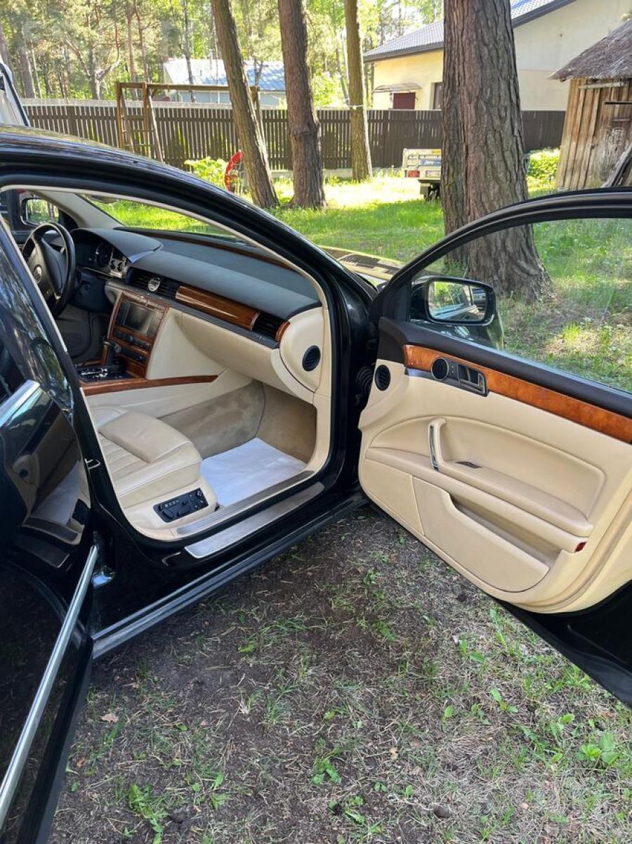 Black Volkswagen Phaeton 2006 in Riga, with an engine capacity of 4.20 L and mileage of 164 thousand km for 6500 €, photo 9 on AUTOMOTO.COM.LV