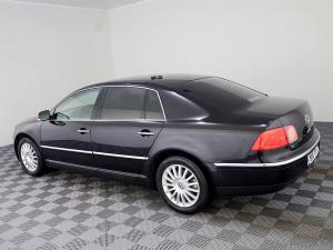 Black Volkswagen Phaeton 2006 in Tallinn, with an engine capacity of 3.20 L and mileage of 255 thousand km for 1899 €, photo 13 on AUTOMOTO.COM.LV