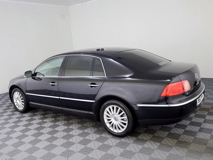 Black Volkswagen Phaeton 2006 in Tallinn, with an engine capacity of 3.20 L and mileage of 255 thousand km for 1899 €, photo 13 on AUTOMOTO.COM.LV