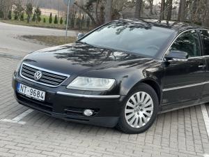 Black Volkswagen Phaeton 2007 in Riga, with an engine capacity of 3.00 L and mileage of 295 thousand km for 4250 €, photo 9 on AUTOMOTO.COM.LV