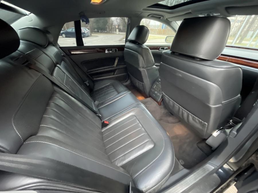 Black Volkswagen Phaeton 2007 in Riga, with an engine capacity of 3.00 L and mileage of 295 thousand km for 4250 €, photo 14 on AUTOMOTO.COM.LV