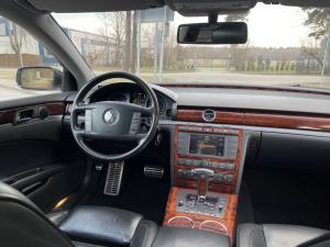Black Volkswagen Phaeton 2007 in Riga, with an engine capacity of 3.00 L and mileage of 295 thousand km for 4250 €, photo 17 on AUTOMOTO.COM.LV