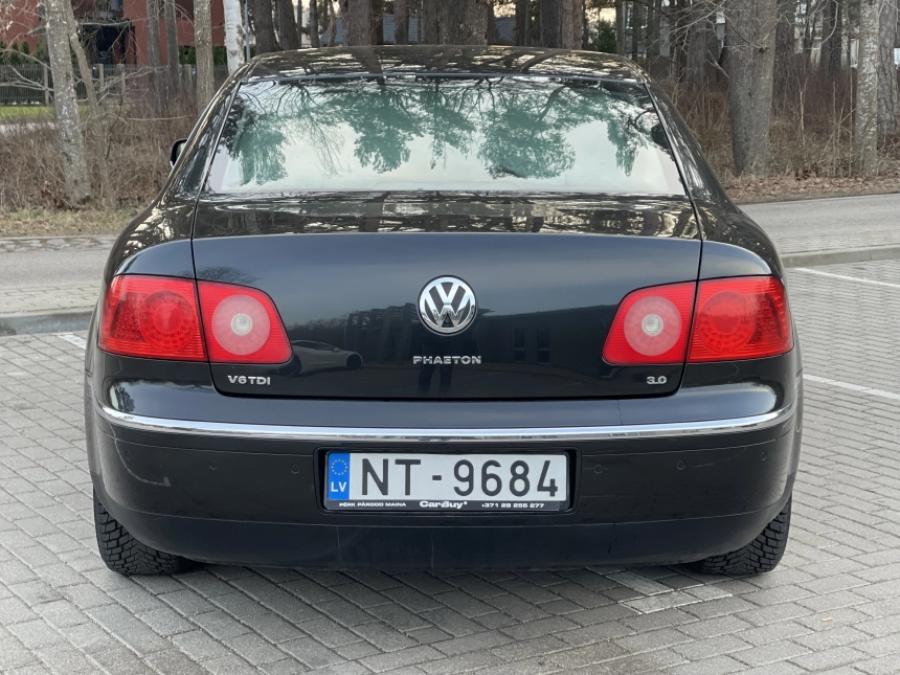 Black Volkswagen Phaeton 2007 in Riga, with an engine capacity of 3.00 L and mileage of 295 thousand km for 4250 €, photo 20 on AUTOMOTO.COM.LV