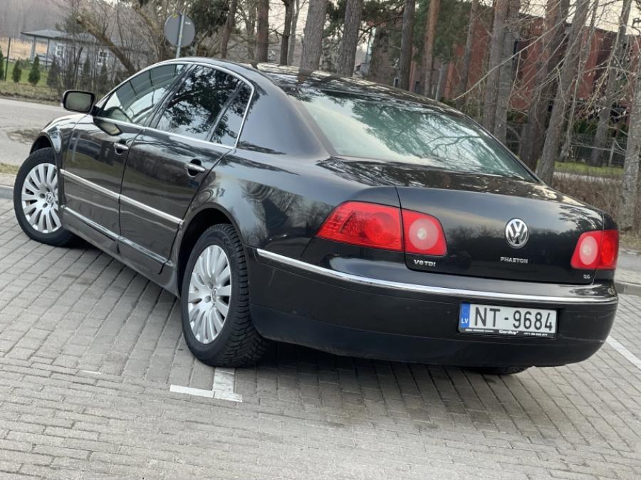 Black Volkswagen Phaeton 2007 in Riga, with an engine capacity of 3.00 L and mileage of 295 thousand km for 4250 €, photo 21 on AUTOMOTO.COM.LV