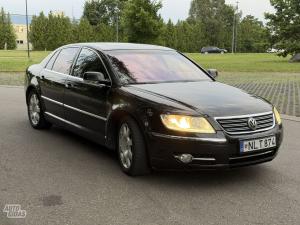 Melns Volkswagen Phaeton 2007 Panevēža, ar dzinēja tilpumu 3.00 L un nobraukumu 335 tūkst. km par 1500 €, foto  vietnē AUTOMOTO.COM.LV