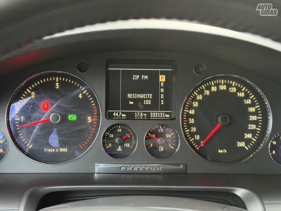 Black Volkswagen Phaeton 2007 in Panevezys, with an engine capacity of 3.00 L and mileage of 335 thousand km for 1500 €, photo 11 on AUTOMOTO.COM.LV