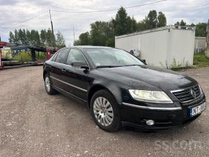 Black Volkswagen Phaeton 2007 in Riga, with an engine capacity of 3.00 L and mileage of 296 thousand km for 1990 €, photo 5 on AUTOMOTO.COM.LV