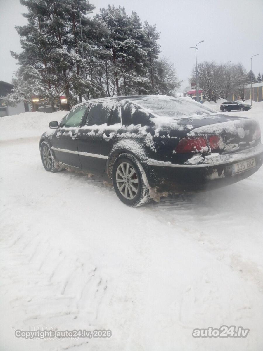 Black Volkswagen Phaeton 2008 in Tallinn, with an engine capacity of 3.00 L and mileage of 420 thousand km for 2499 €, photo 1 on AUTOMOTO.COM.LV