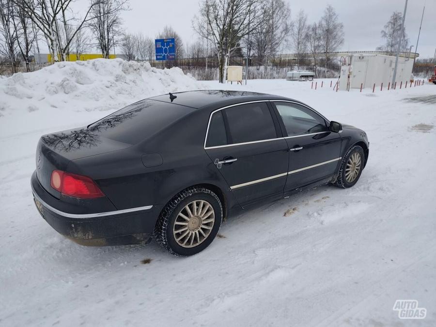 Black Volkswagen Phaeton 2008 in Klaipeda, with an engine capacity of 3.00 L and mileage of 314 thousand km for 2500 €, photo 2 on AUTOMOTO.COM.LV