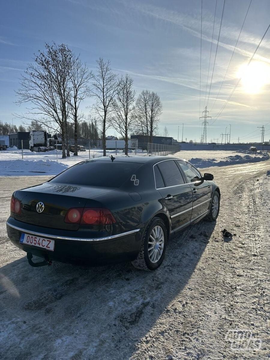 Black Volkswagen Phaeton 2008 in Klaipeda, with an engine capacity of 3.00 L and mileage of 317 thousand km for 2370 €, photo 4 on AUTOMOTO.COM.LV