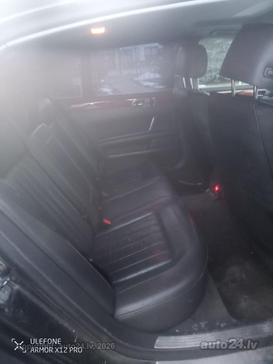 Black Volkswagen Phaeton 2008 in Rapla, with an engine capacity of 3.00 L and mileage of 420 thousand km for 2999 €, photo 7 on AUTOMOTO.COM.LV