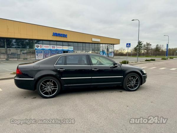 Black Volkswagen Phaeton 2008 in Tallinn, with an engine capacity of 3.00 L and mileage of 172 thousand km for 9190 €, photo 5 on AUTOMOTO.COM.LV