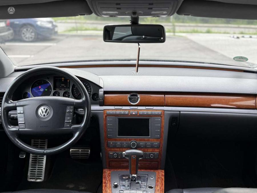 Melns Volkswagen Phaeton 2008 Viļņa, ar dzinēja tilpumu 2.97 L un nobraukumu 305 tūkst. km par 2850 €, foto 12 vietnē AUTOMOTO.COM.LV