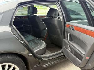 Melns Volkswagen Phaeton 2008 Viļņa, ar dzinēja tilpumu 2.97 L un nobraukumu 305 tūkst. km par 2850 €, foto 17 vietnē AUTOMOTO.COM.LV