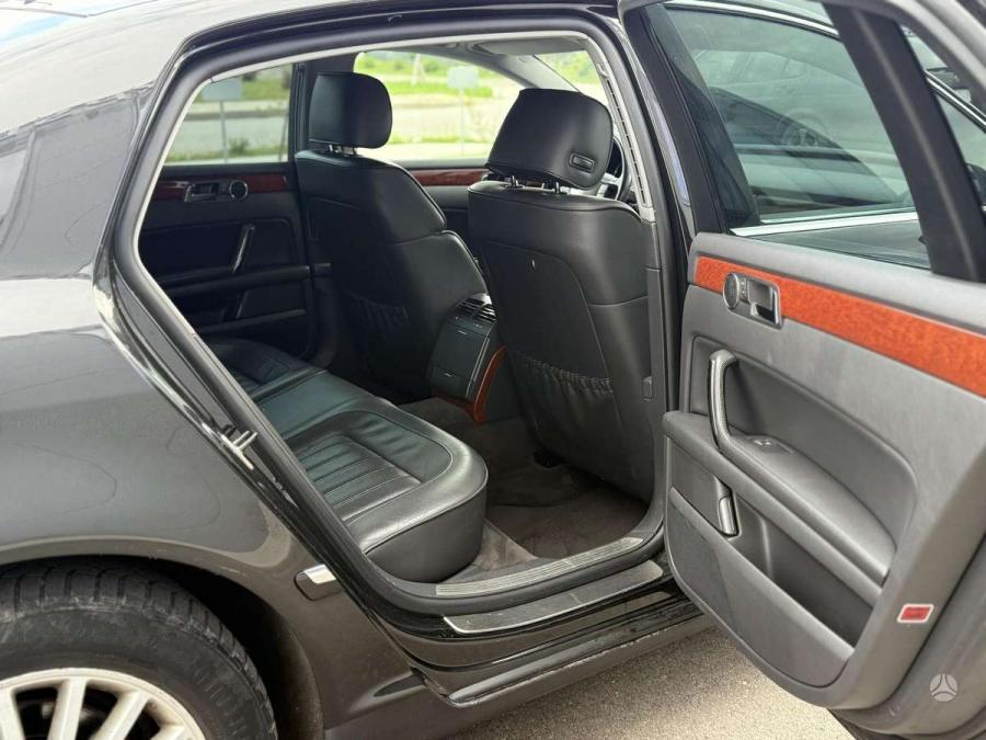 Melns Volkswagen Phaeton 2008 Viļņa, ar dzinēja tilpumu 2.97 L un nobraukumu 305 tūkst. km par 2850 €, foto 17 vietnē AUTOMOTO.COM.LV