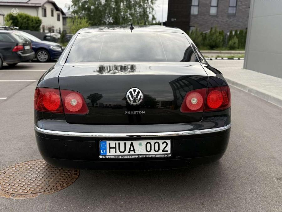Melns Volkswagen Phaeton 2008 Viļņa, ar dzinēja tilpumu 2.97 L un nobraukumu 305 tūkst. km par 2900 €, foto 5 vietnē AUTOMOTO.COM.LV