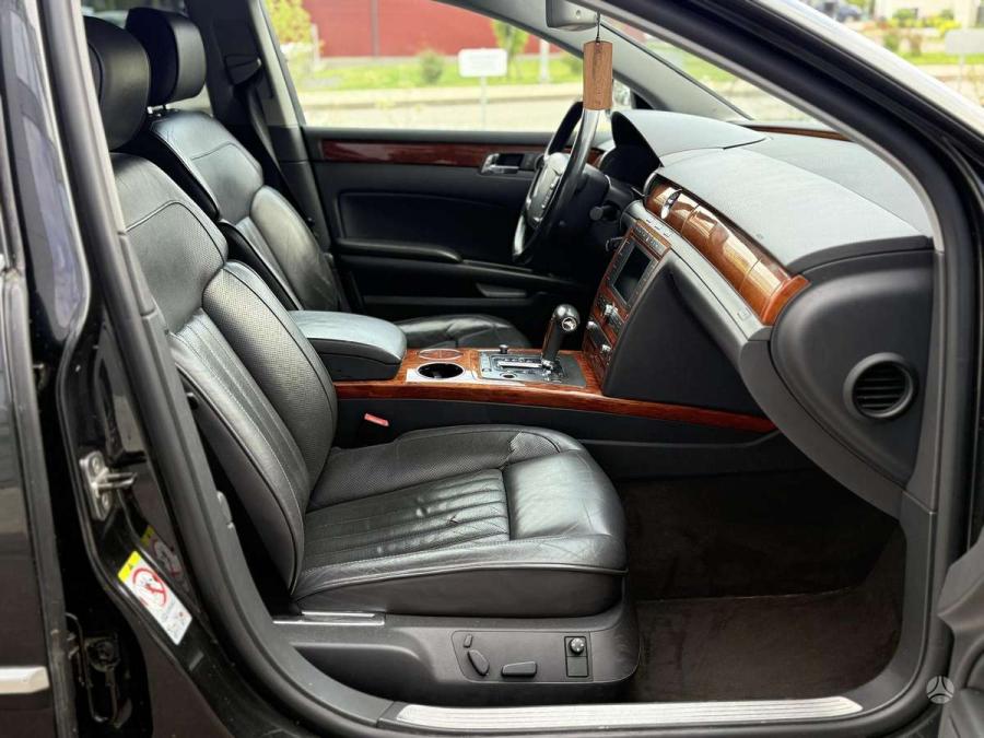 Melns Volkswagen Phaeton 2008 Viļņa, ar dzinēja tilpumu 2.97 L un nobraukumu 305 tūkst. km par 2900 €, foto 12 vietnē AUTOMOTO.COM.LV