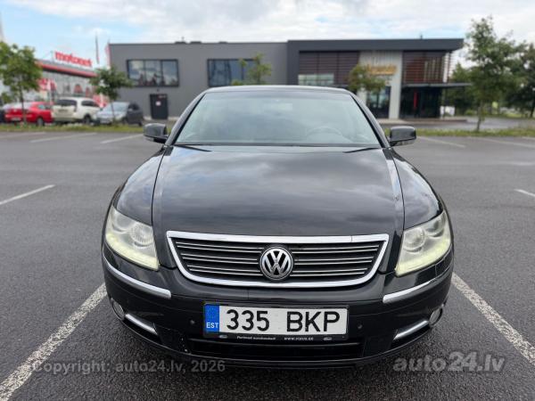 Black Volkswagen Phaeton 2008 in Tallinn, with an engine capacity of 3.00 L and mileage of 400 thousand km for 1900 €, photo 6 on AUTOMOTO.COM.LV
